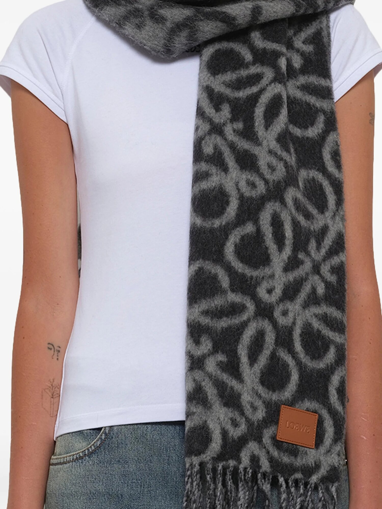 Шарф Loewe Anagram reversible scarf для девочек, grey — фото 1