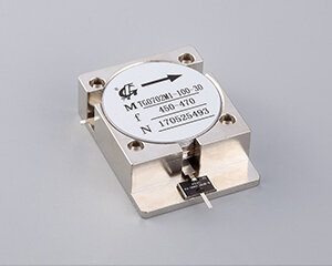 O.5 GHz to 1.0 GHz, 0.4 dB Insertion Loss, 23 dB Isolation, TAB Drop-in Series Isolator-TG0702M1