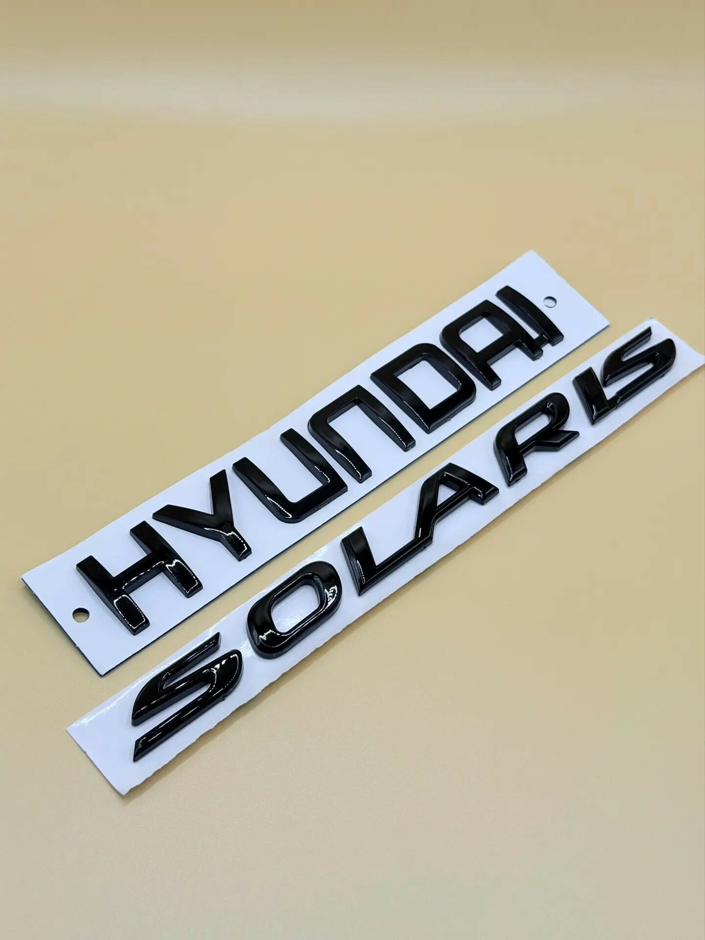 Надпись наклейка на багажник Hyundai + Solaris Black ABS-Пластик