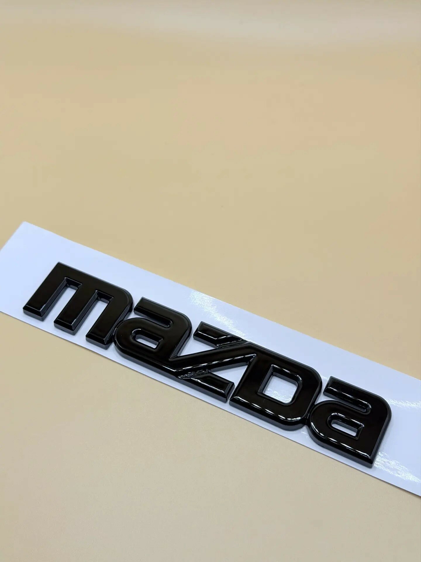 Шильдик Наклейка на багажник Mazda Мазда 14см Черный глянец