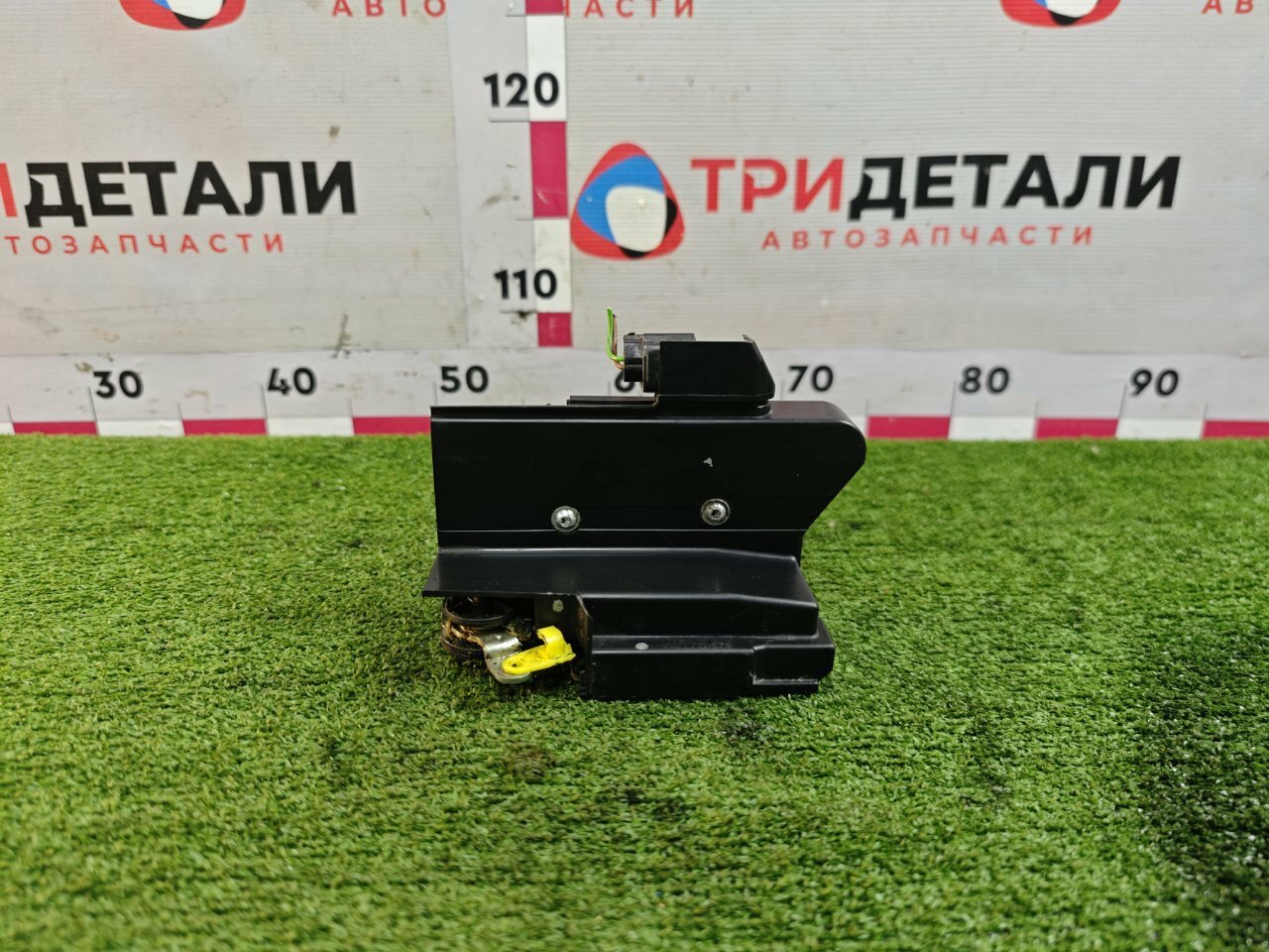 Замок боковой двери Renault Duster 1.4 H5H 2021 задн. лев. (б/у)