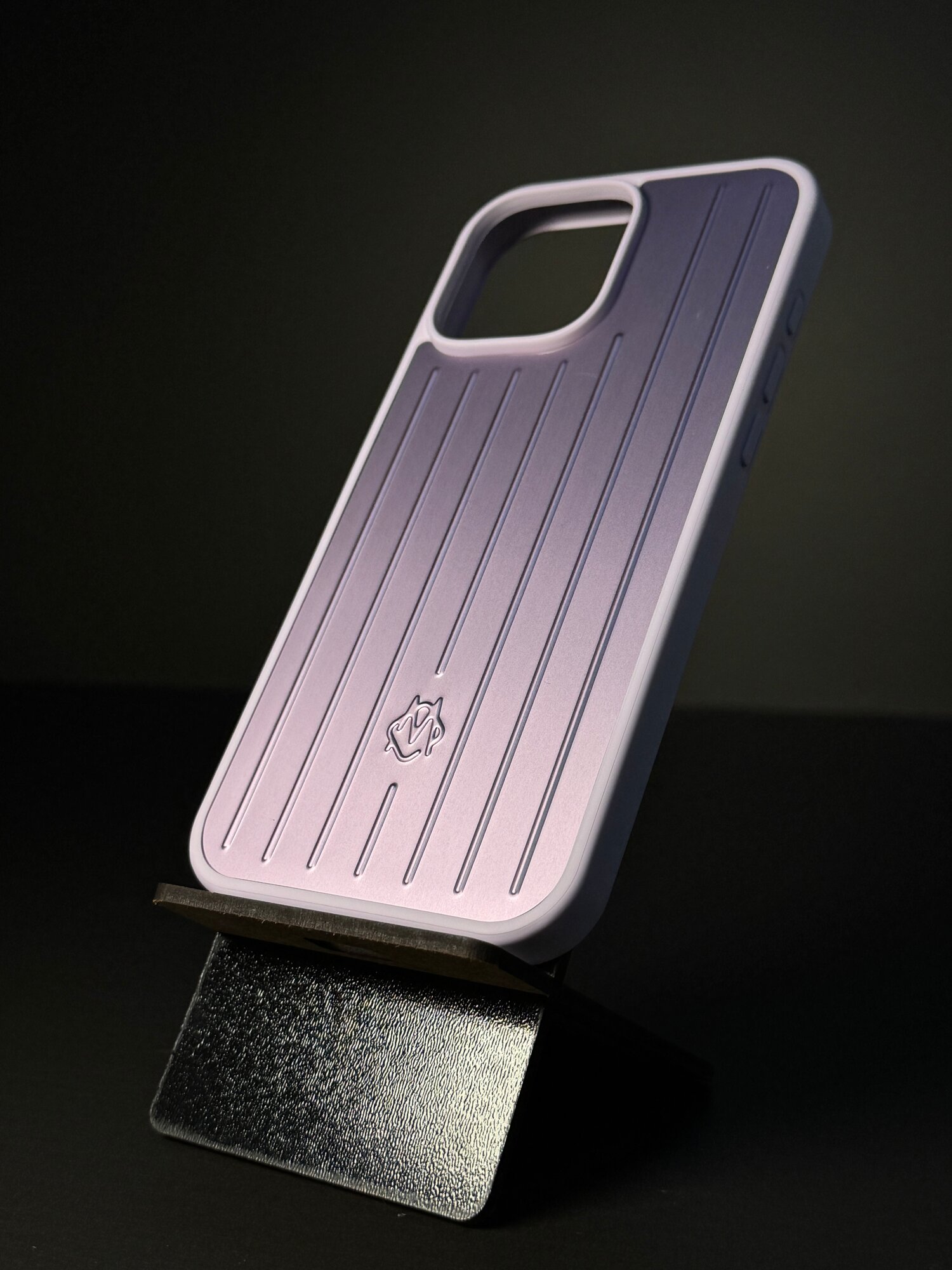 Чехол Rimowa Айфон 16 Про Макс / чехол Rimowa iPhone 16 Pro Max, фиолетовый
