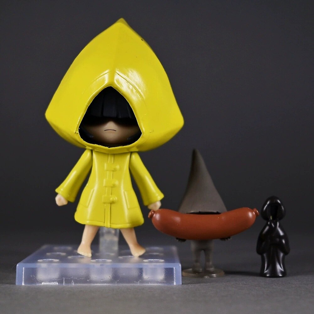 Фигурка-модель Q-версии Nendoroid Little Nightmare 2 Little Six в жёлтом дождевике, украшение.