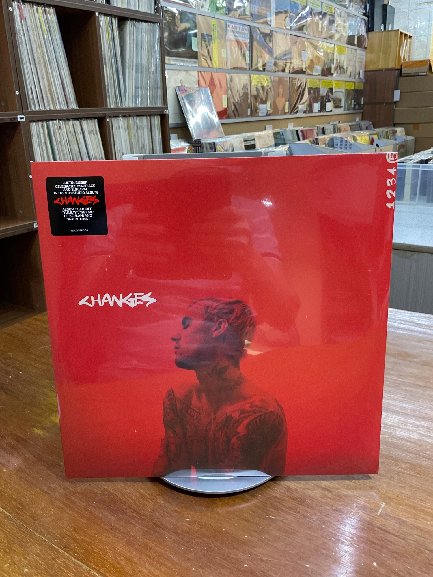Justin Bieber - Changes [2 Lp][Red Vinyl]，Джастин Бибер — Changes, двойной альбом на красном виниле