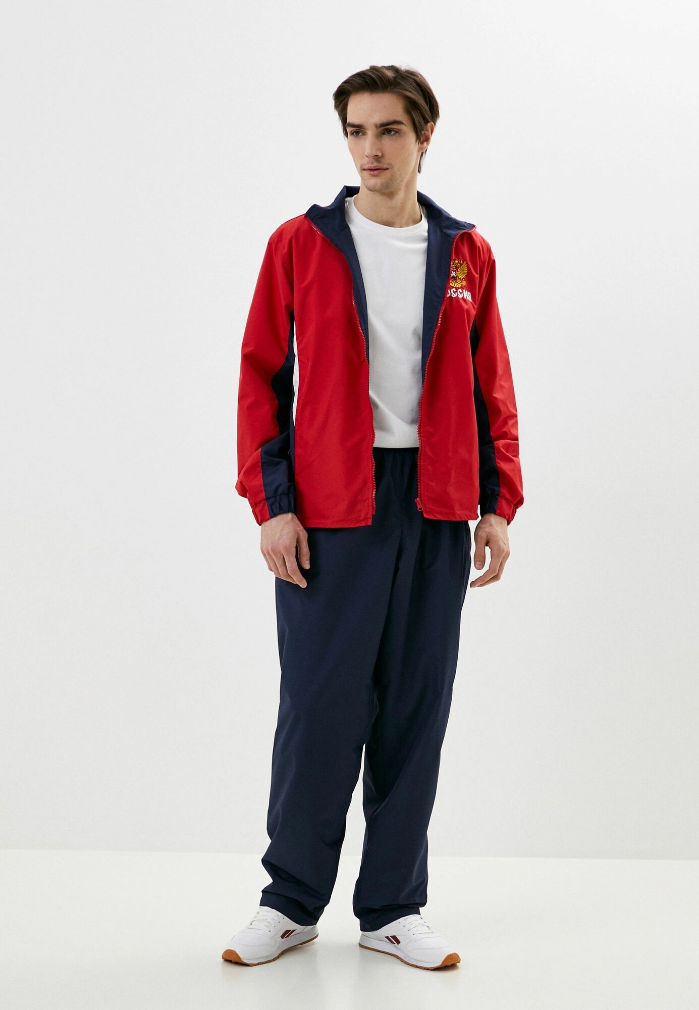 Костюм спортивный