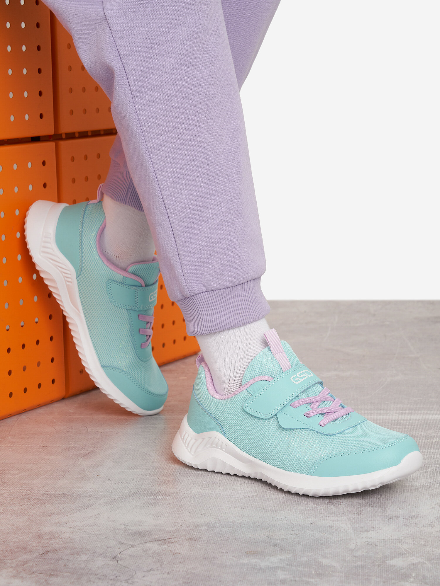 Кроссовки WANT