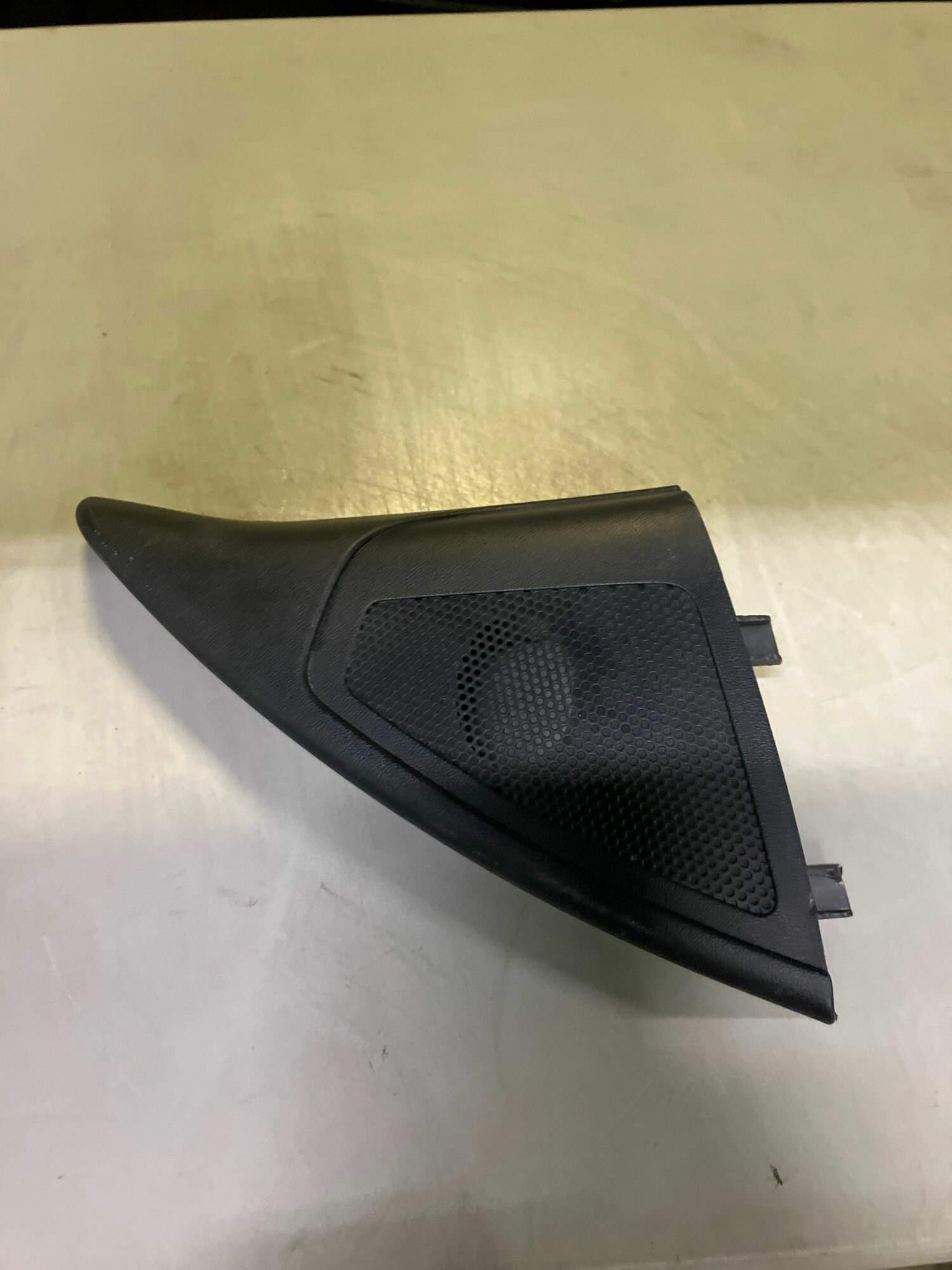 Облицовка двери внутренняя передняя правая (зеркала) под динамик LADA Vesta 8450008047