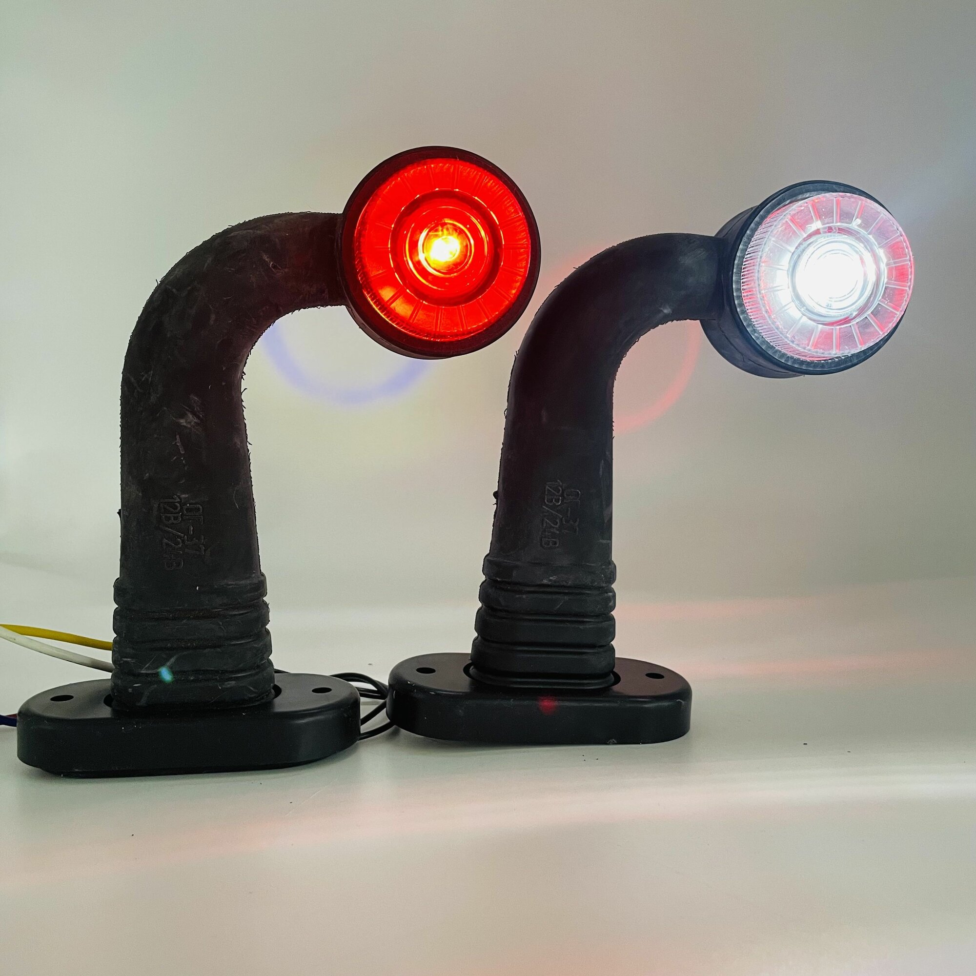 Указатель габаритов (рога) ОГ-37 светодиодный 12-24V для грузовых 2 шт