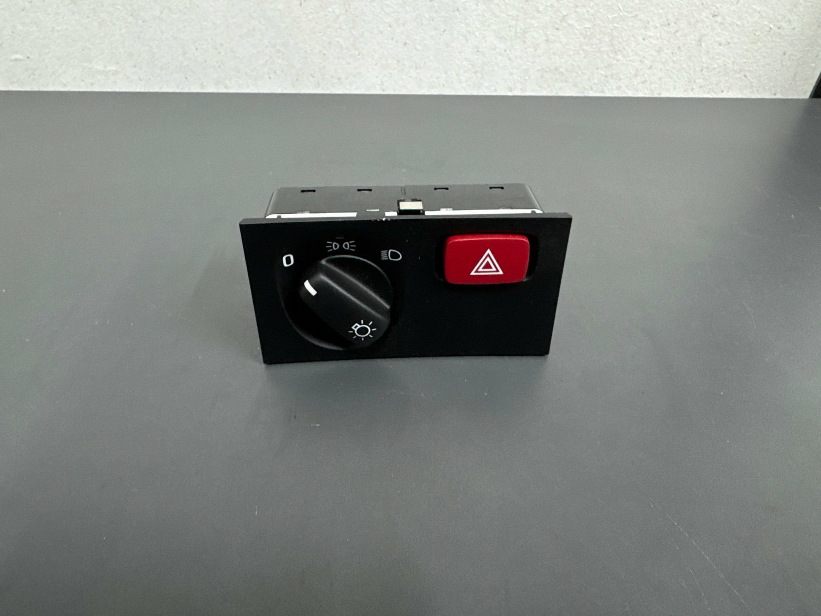 Переключатель света фар на Скания 5 серии 0431601