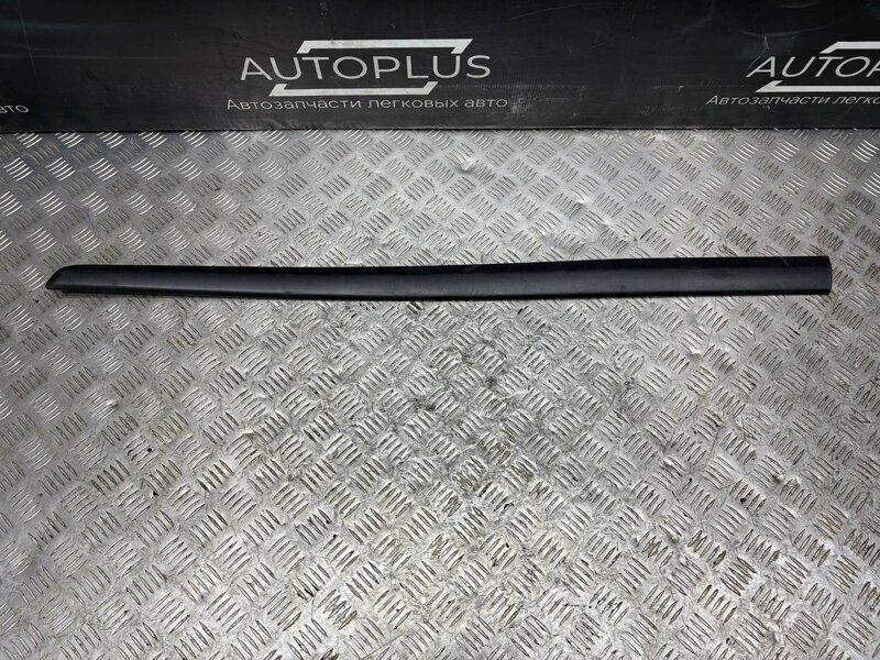Молдинг двери Nissan Note 2008-2013 (CR14) Б/У с пробегом