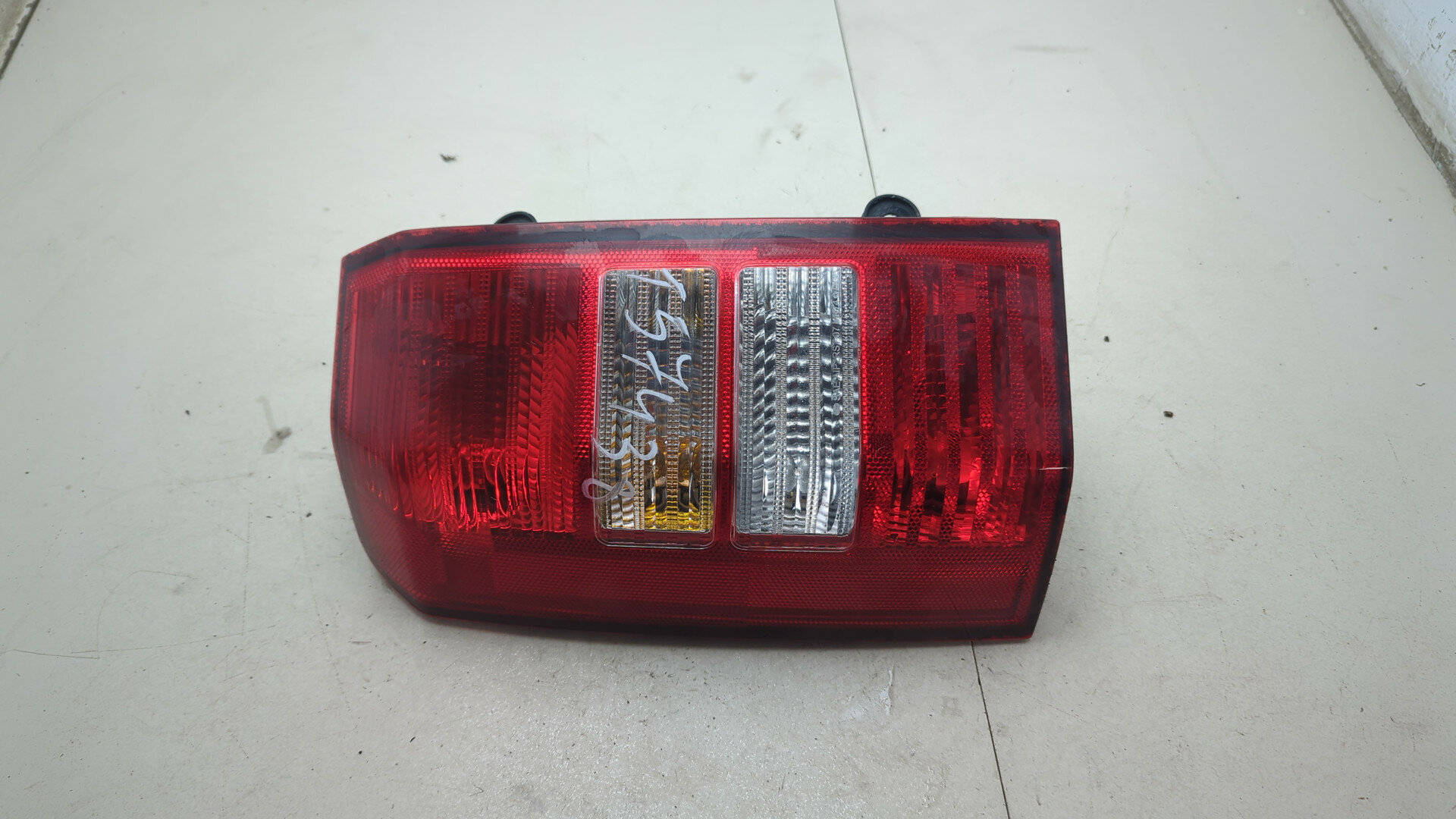 Фонарь (задний) левый Jeep Patriot Б/У