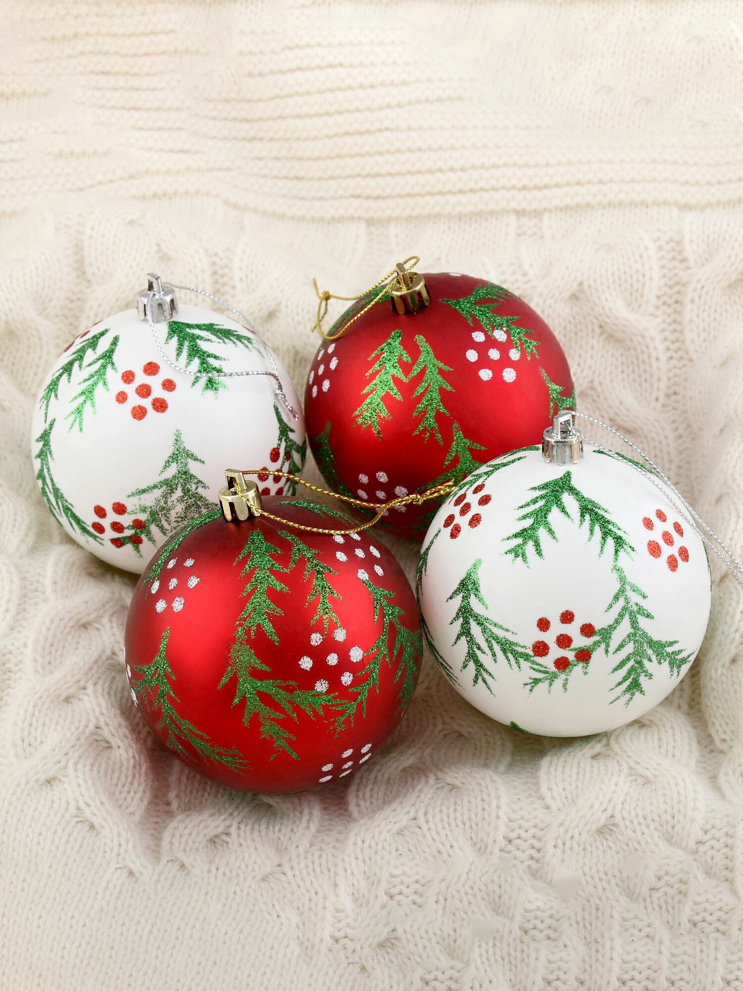 Ёлочные игрушки "Еловые веточки", шары новогодние, d=8 см, набор 4 шт, красный/белый