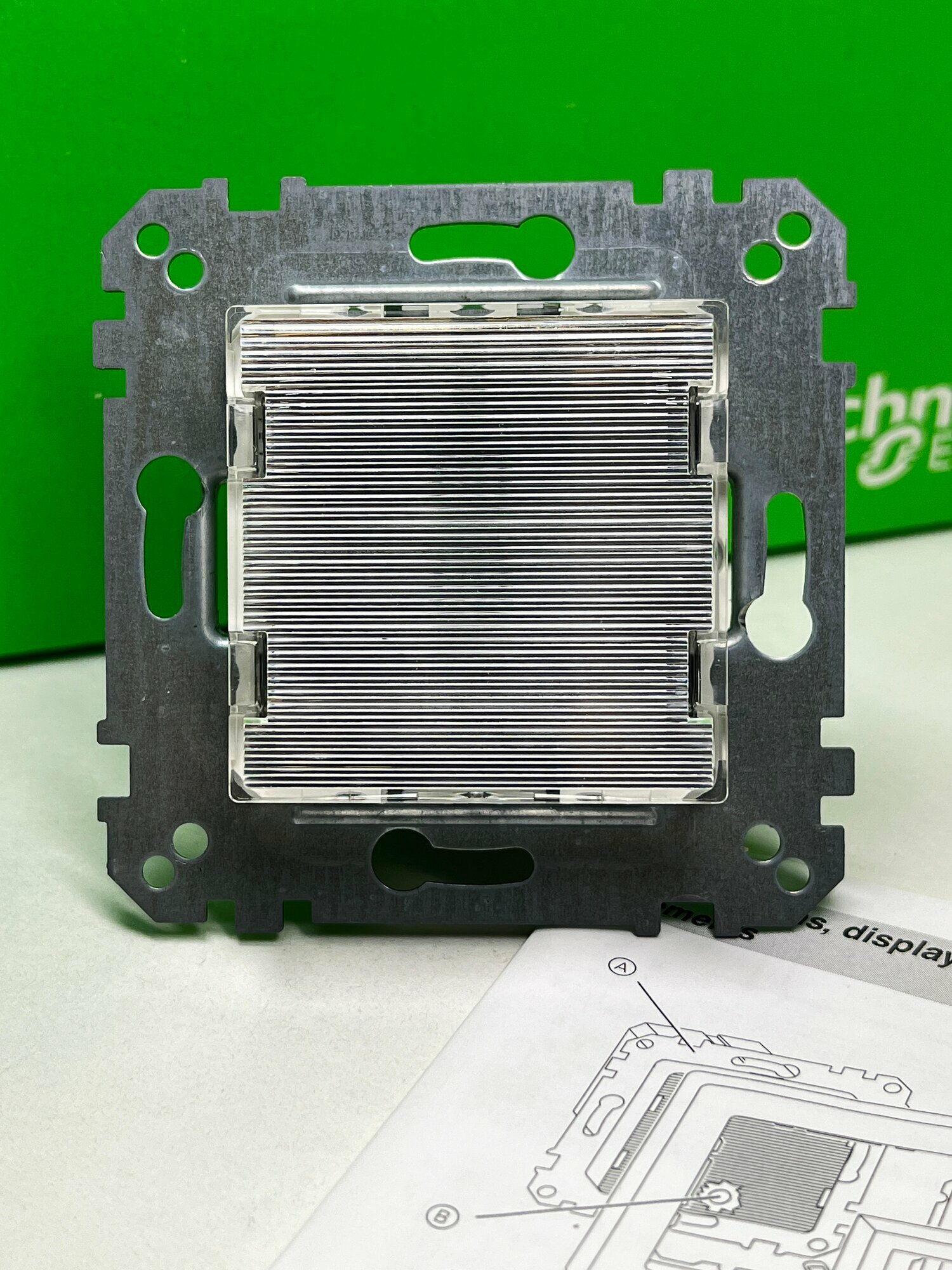 Schneider Electric Механизм лампы аварийного освещения Schneider Electric Merten с питанием от сети MTN353002