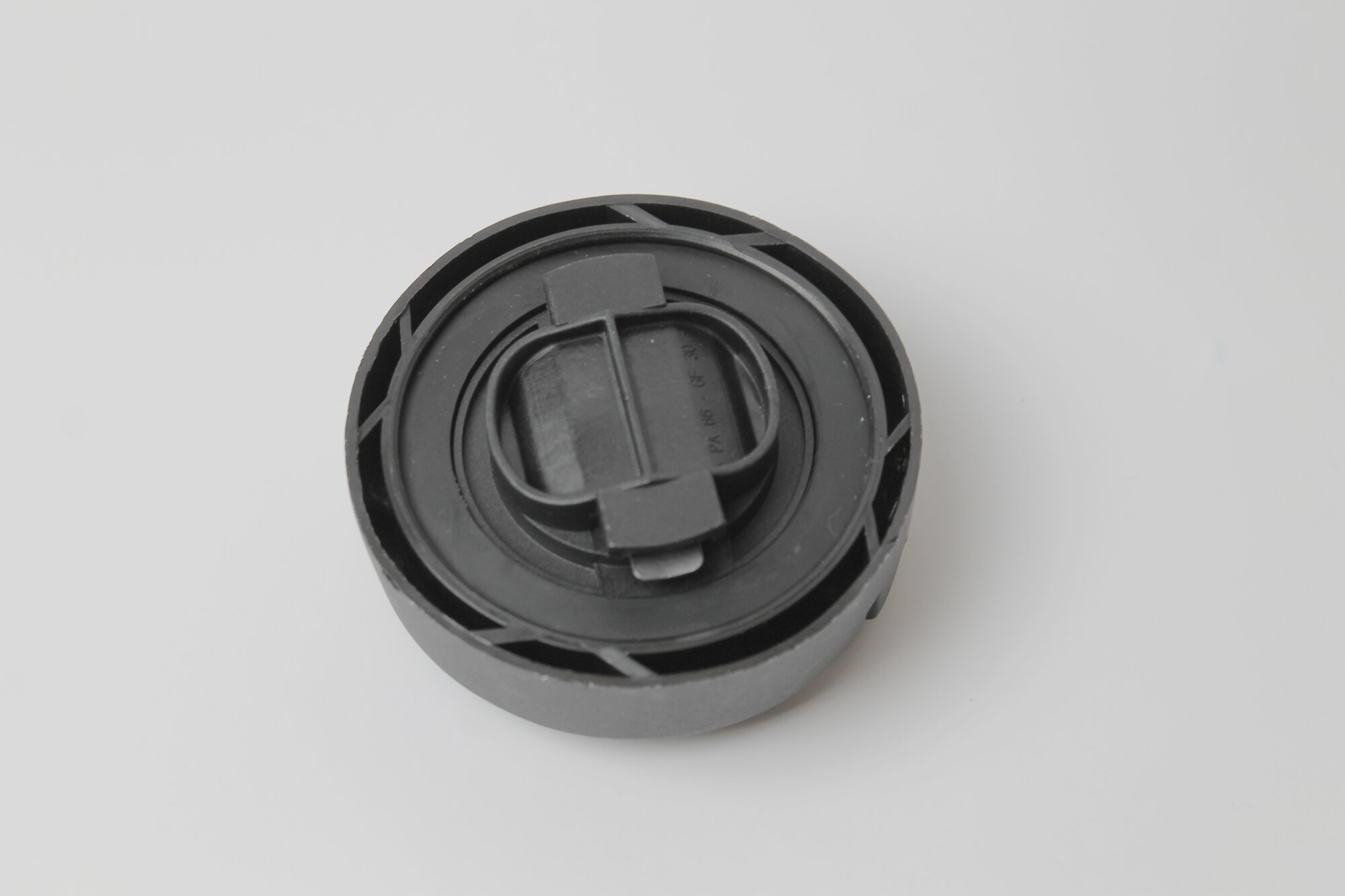 Крышка маслозаливной горловины BMW X5 F15/E70, X3 F25, 3 E90/F30, 5 E60/F10, 7 E65, X6 F16/E72