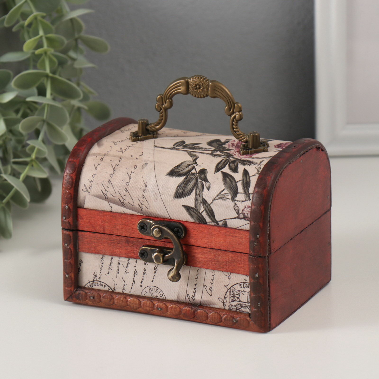 Шкатулка для украшений "Сундучок. Письма из далека", дерево, 12x9x8.5 см