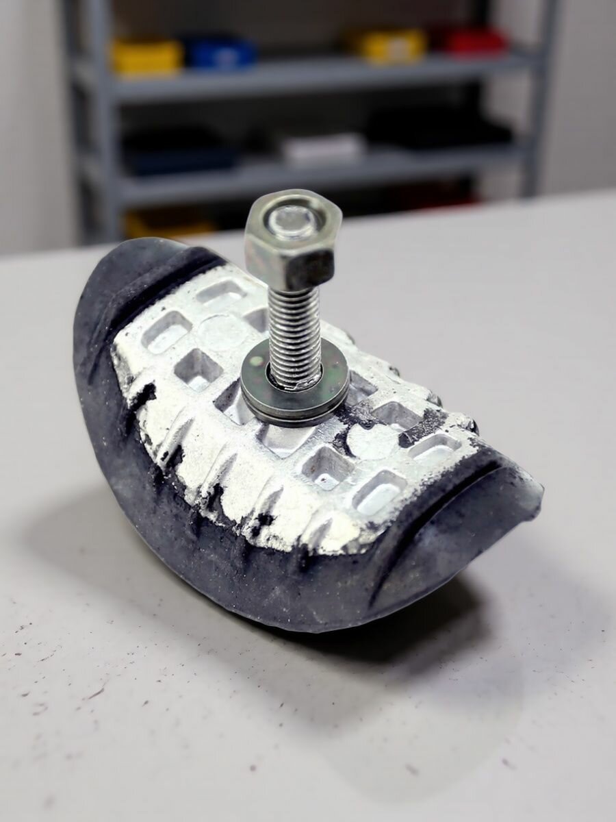 Фиксатор покрышки (буксатор) 2.15 мотоцикла, питбайка