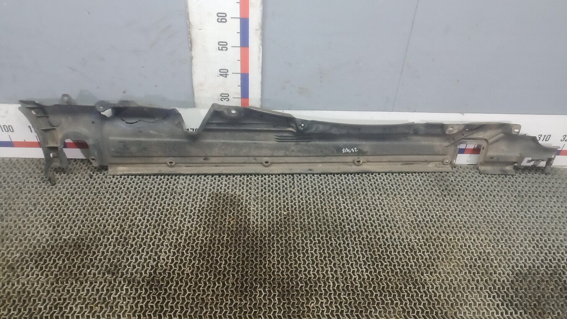 Защита днища кузова VOLKSWAGEN TOUAREG 2, Номер 7P0825201B
