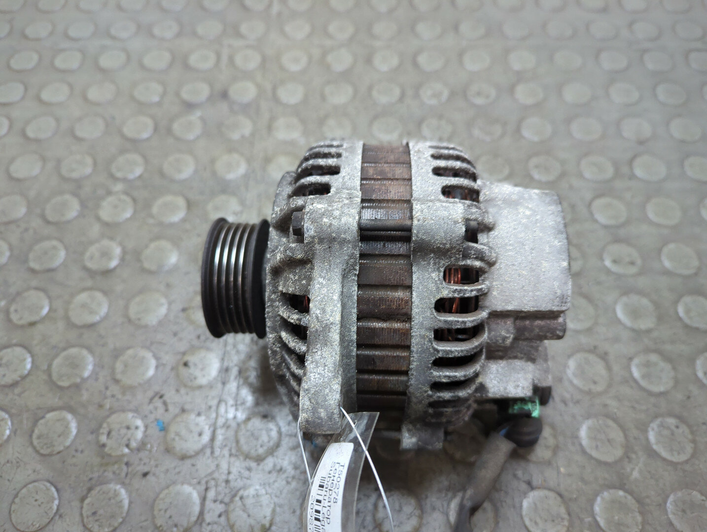 Генератор Subaru Legacy (B12) Б/У