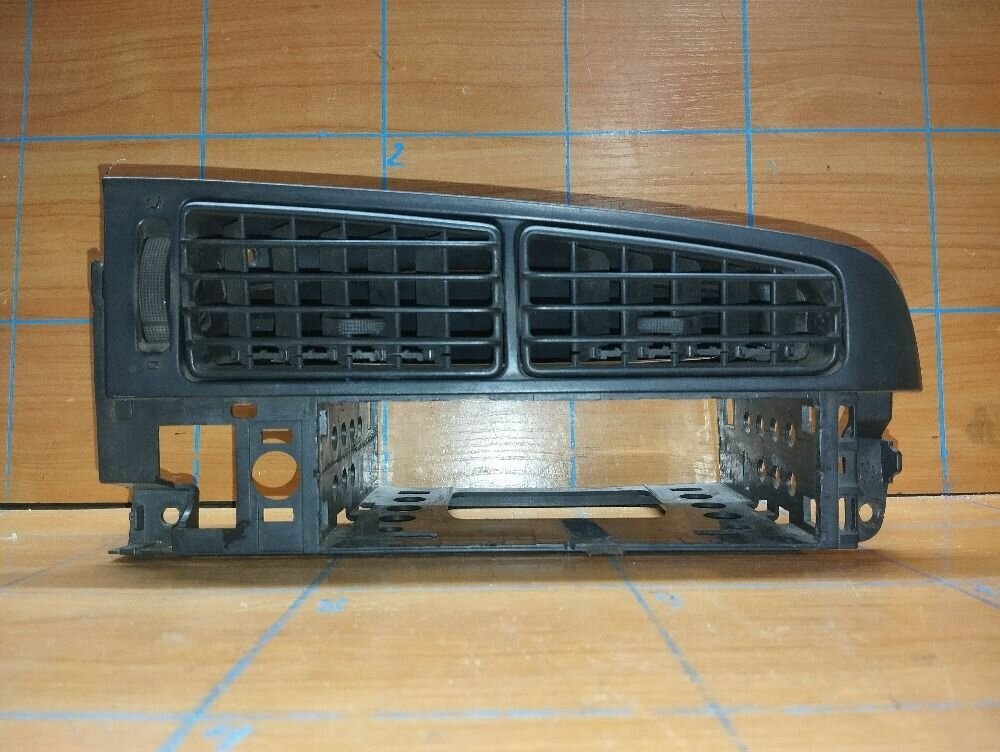 Дефлектор воздушный Фольксваген Гольф 3 Б/У с пробегом