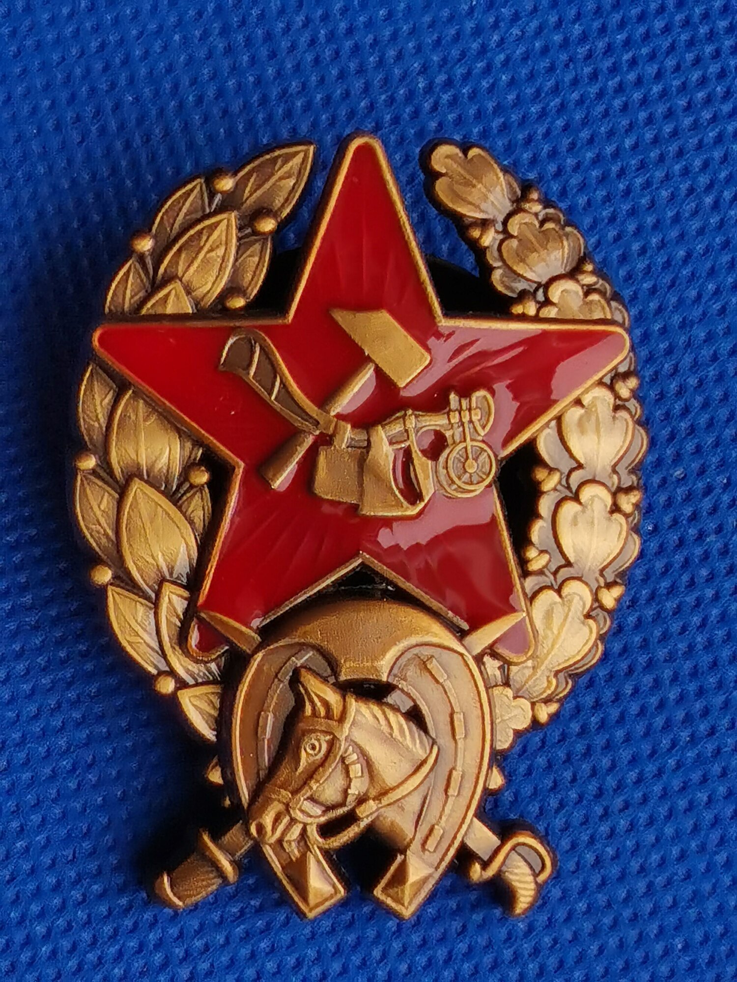Нагрудный знак Красного командира-кавалериста РККА (1918-1922) винтовой (муляж), сувенирный значок СССР