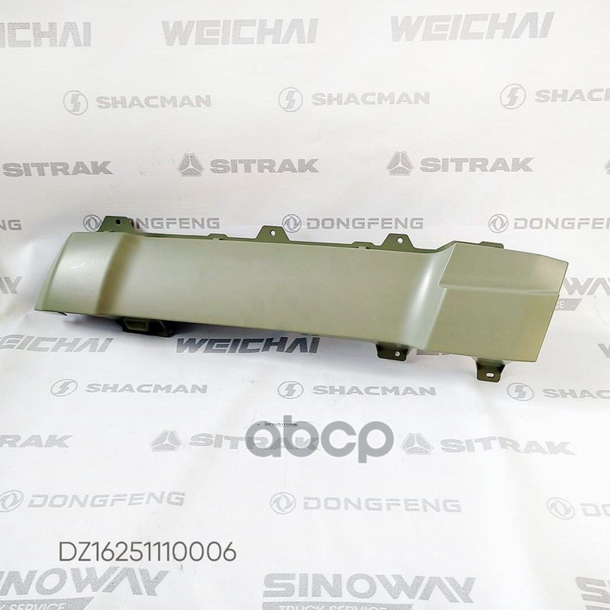 Обтекатель капота правый SHACMAN X6000 оригинал Shacman арт. DZ16251110006