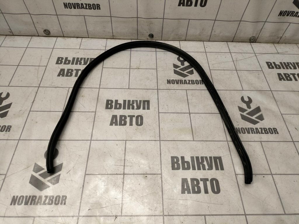 Уплотнитель капота Kia RIO 3 2011-2017