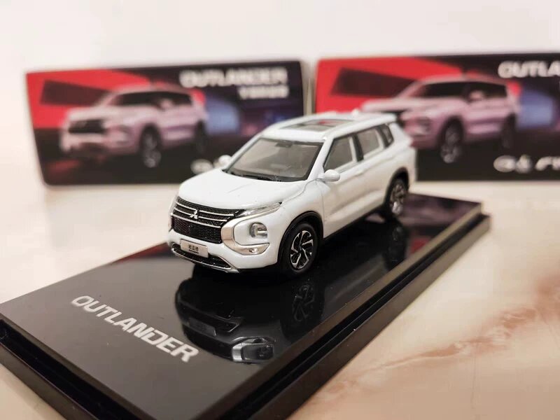 Модель автомобиля Mitsubishi Outlander SUV 2023 года, 1:64, белая, из сплава, коллекционная