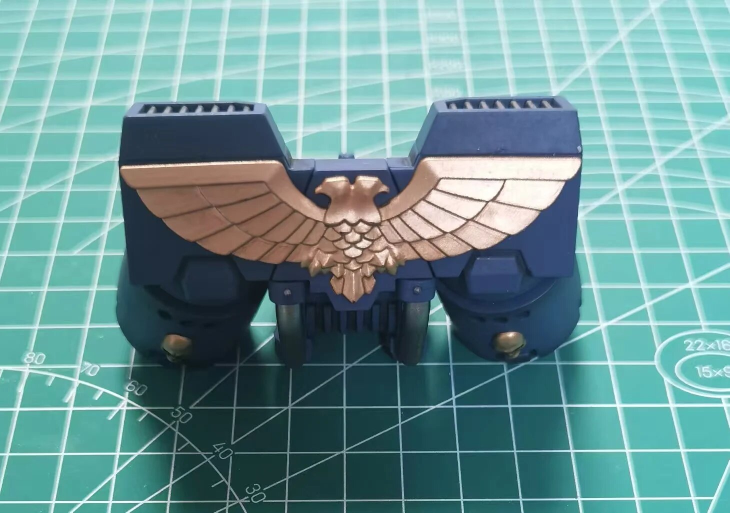 Фигурка JOYTOY Warhammer 40K 1/18 Ультрамарины Ветеран-Сержант Темно-синий, Toy Accessory 10