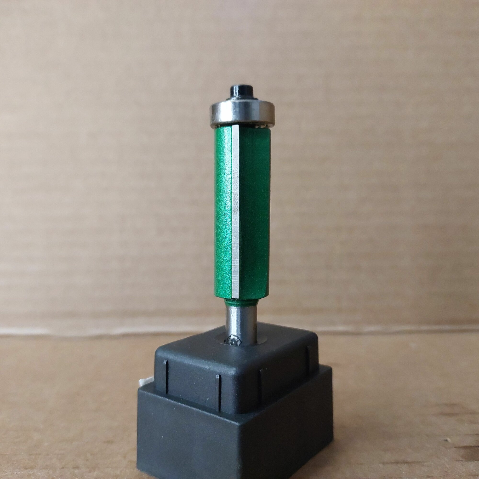 Фреза обгонная с нижним подшипником Алмаз 1020 D:16mm I:40mm d:8mm