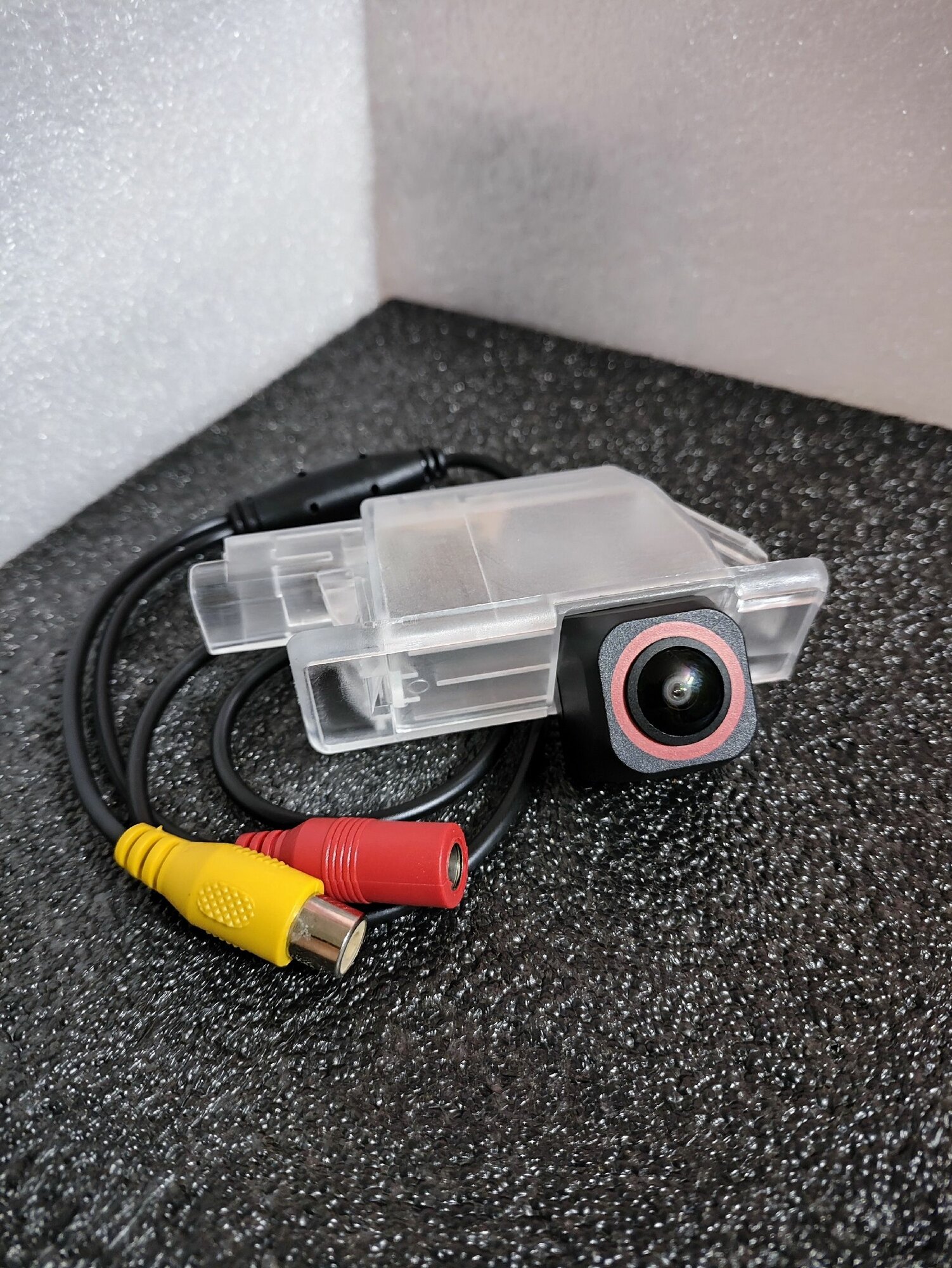 Камера заднего вида в плафон подсветки номера для Ситроен и Пежо