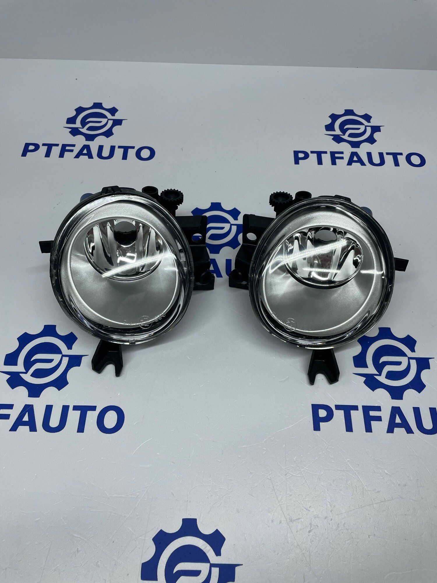 Противотуманные фары Volkswagen Touareg 1