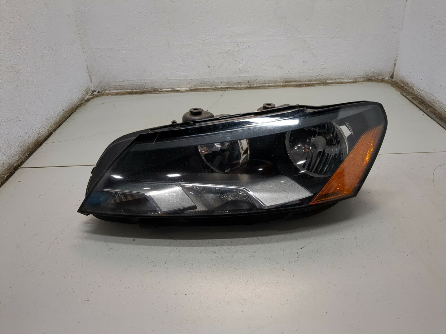 Фара (передняя) левая Volkswagen Passat 7 Америка Б/У