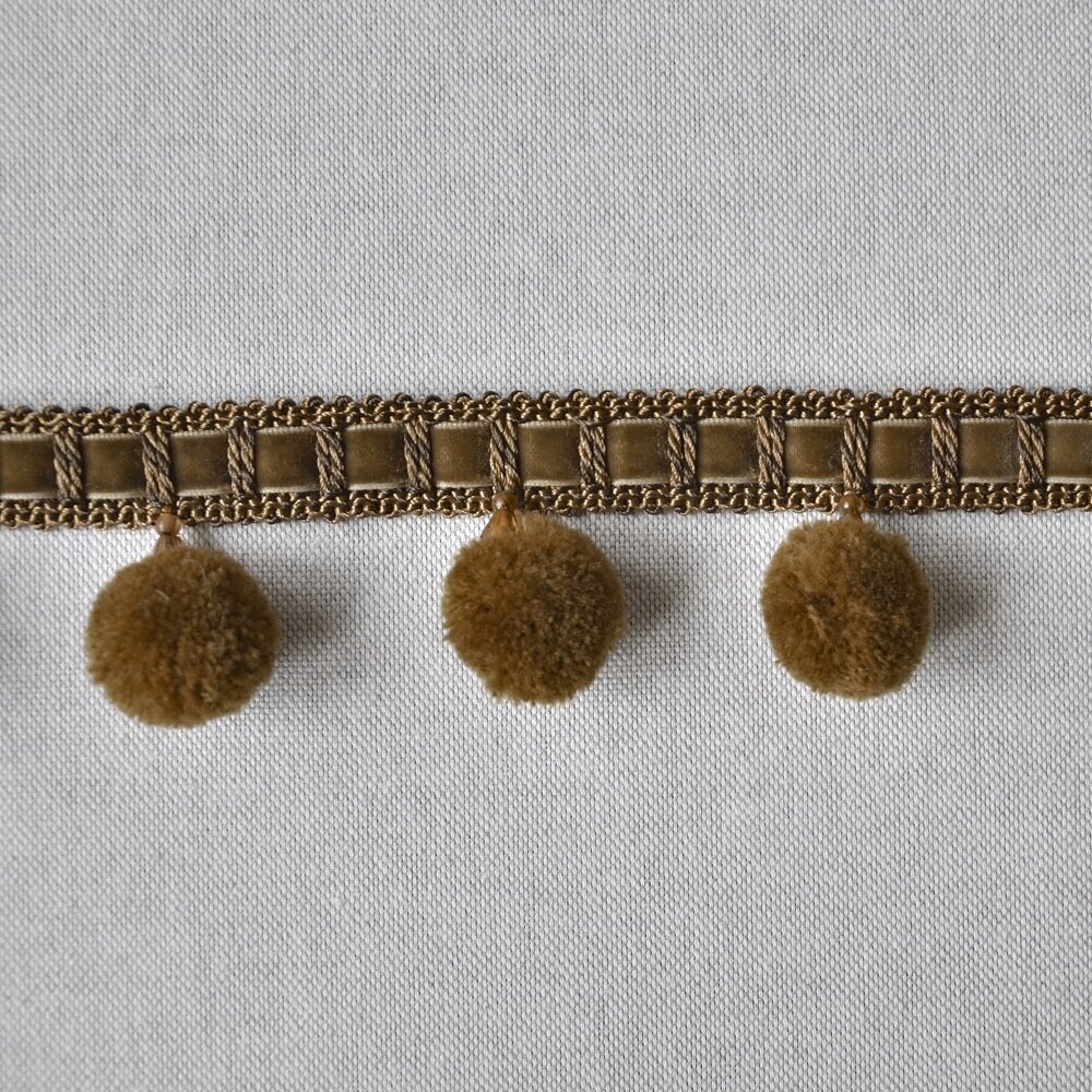 Бахрома 20 м с помпонами на тесьме