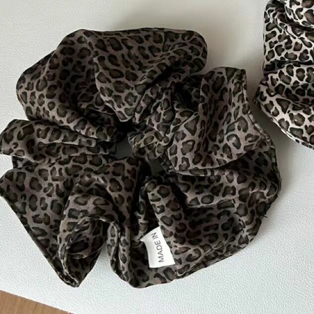 Резинка для волос scrunchie с леопардовым принтом, из ткани, 1 шт