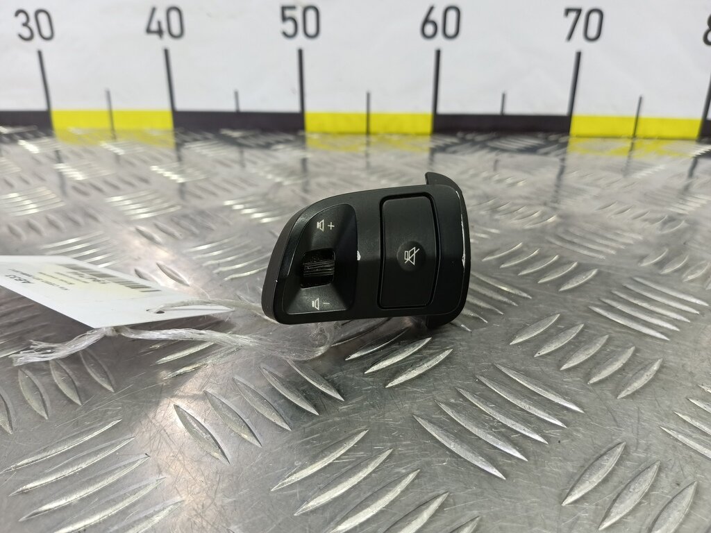 Блок кнопок Б/У для Kia Ceed ED рестайлинг (2010—2012) 967201H100EQ