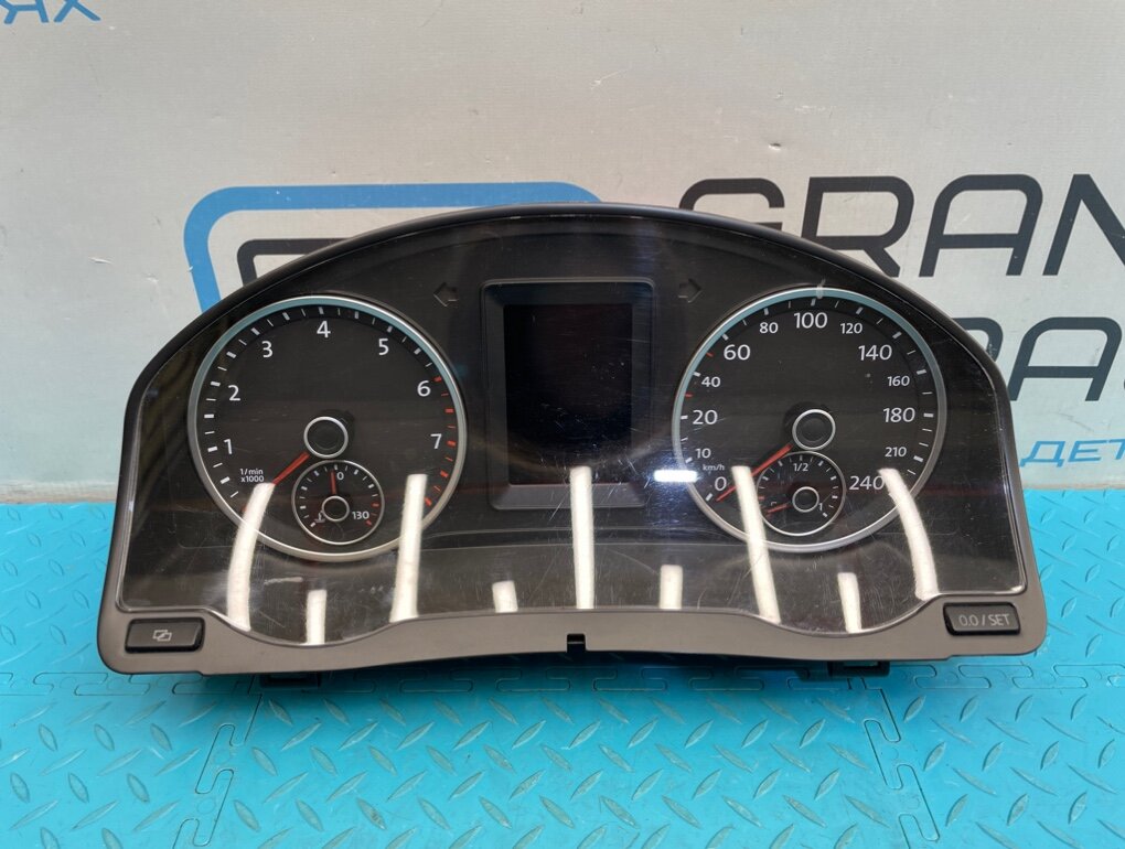 Панель приборов Volkswagen Tiguan 2012 5N2 CCZD 2.0 OEM 5N0920872B