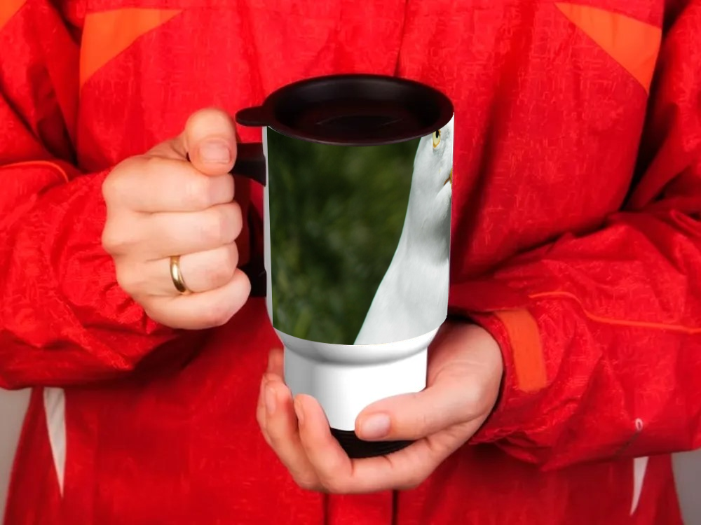 Тремокружка для авто с принтом "Чайка, чайки, крупный план" 0.5 л.