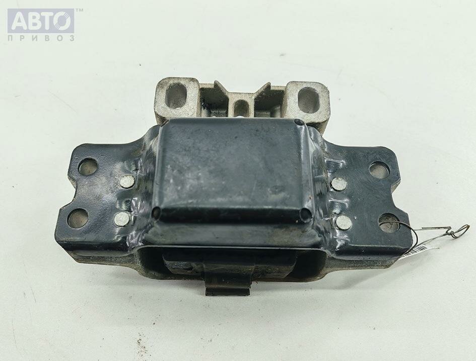 Подушка крепления двигателя Volkswagen Golf-5