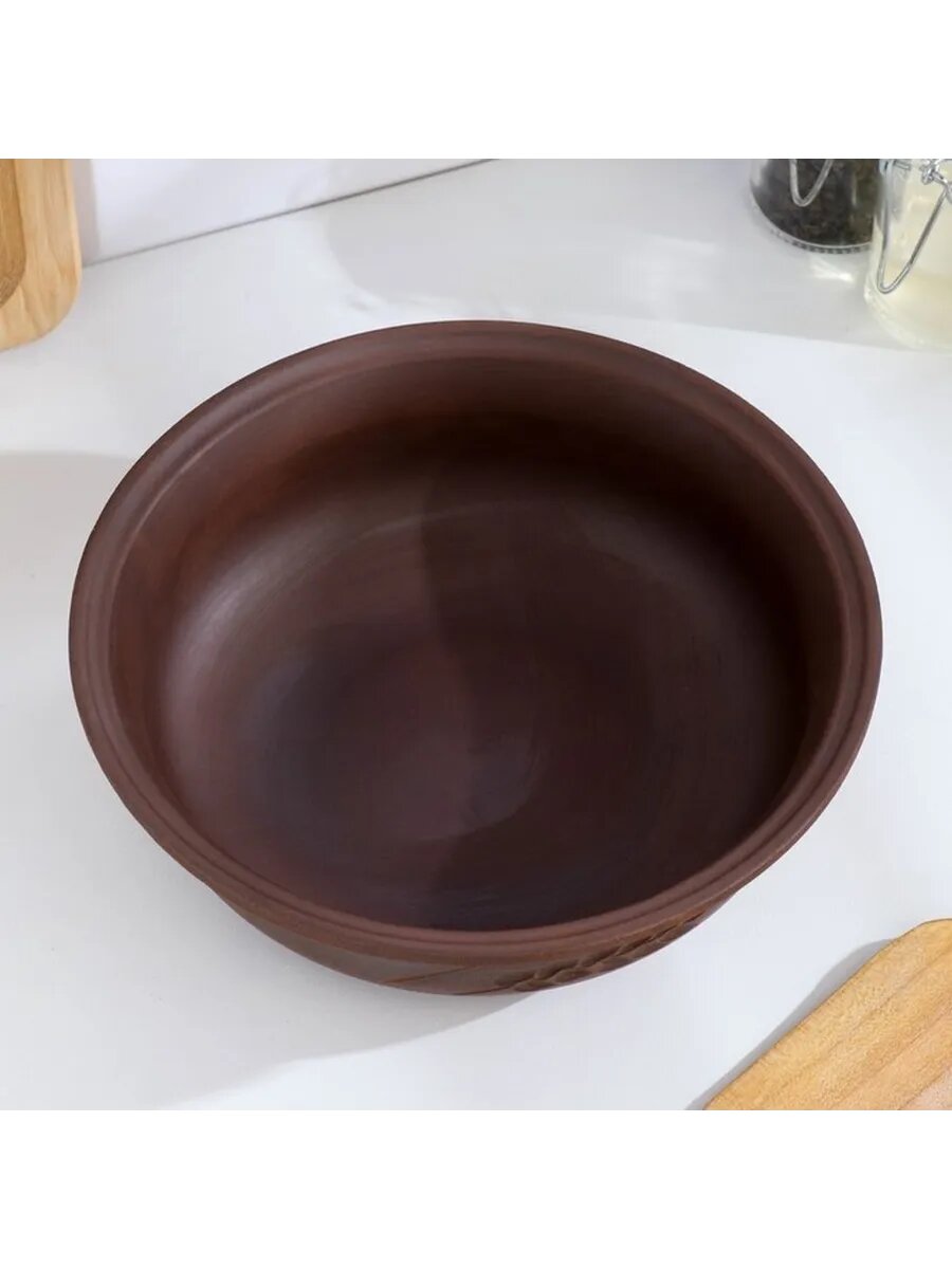 Глубокая посуда из красной глины