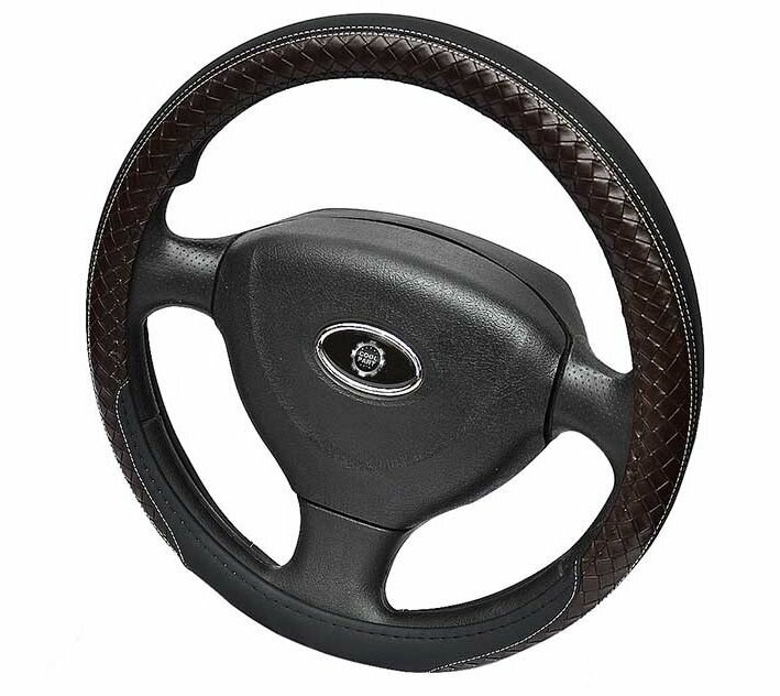 Оплетка на руль для автомобиля Шкода / Skoda Octavia, Rapid, Yeti, Kodiaq, Superb и др, в черном цвете с шоколадными вставками, Экокожа