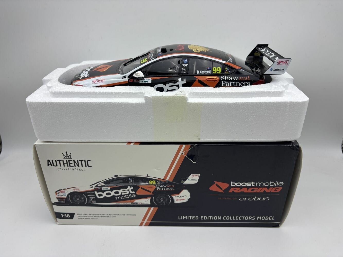 Аутентичная модель автомобиля Holden Australian Small Crown Rally Car из смолы в масштабе 1:18