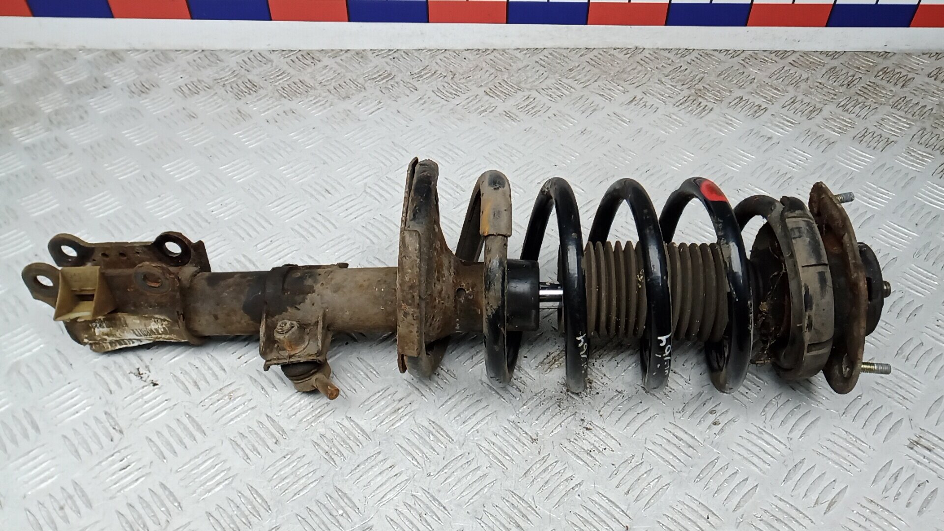 Стойка передняя левая VOLVO XC90 1