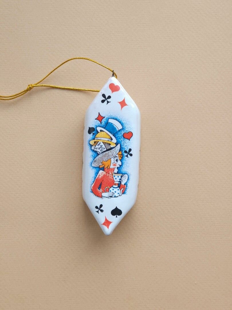 Ёлочная игрушка "Конфетка "Шляпник". Ярославская майолика. Керамика ручной работы. Сделано в России.