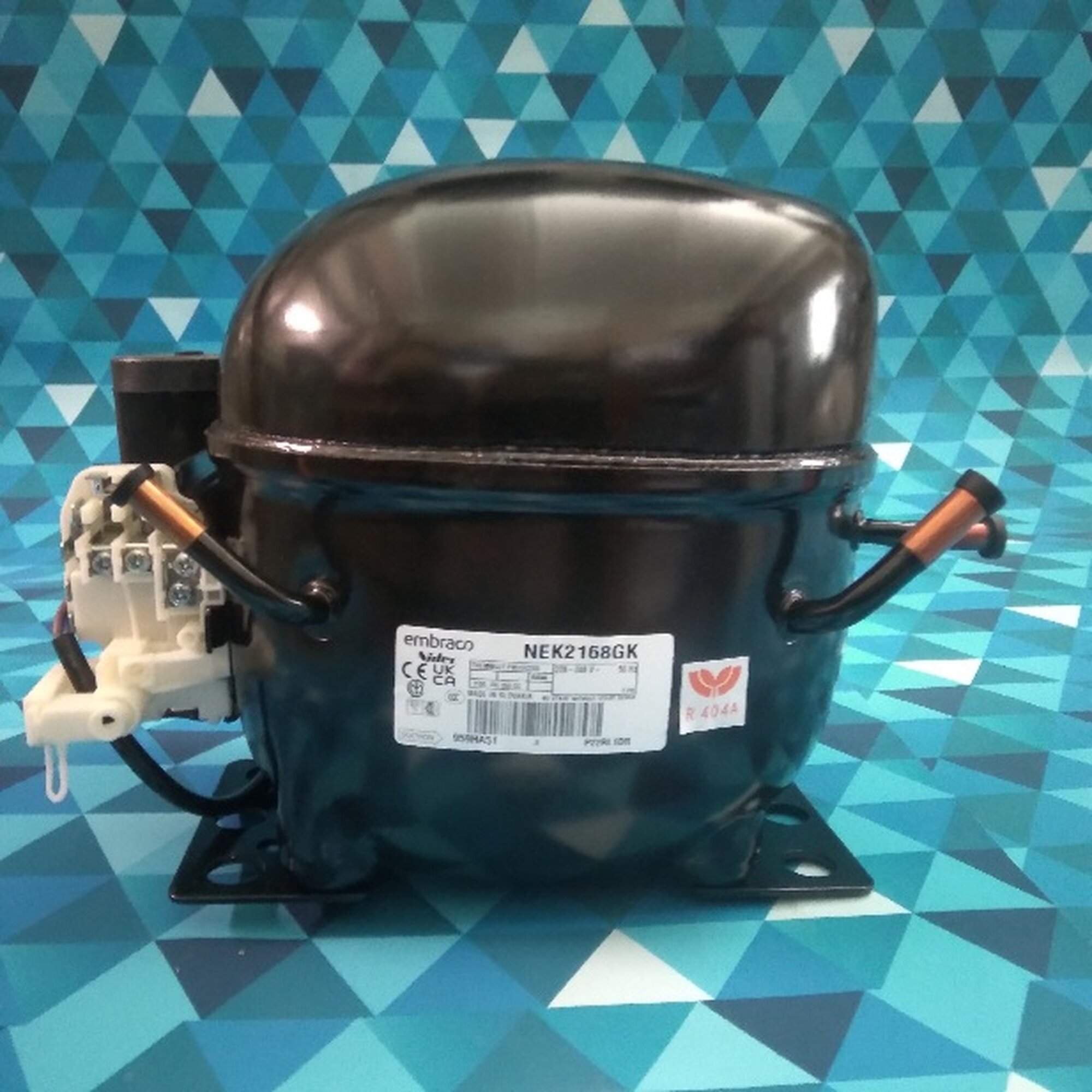 Компрессор Embraco (LBP) NEK2168GK (R404, 688Вт при -23,3C*/ASHRAE, 14,28см3) Словакия