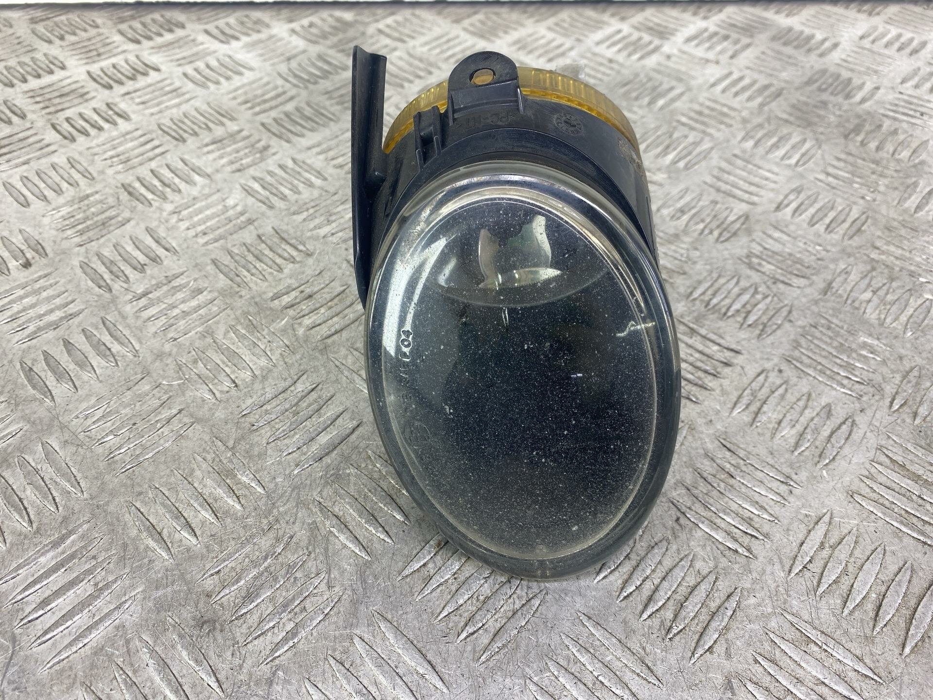 Фара противотуманная левая Volkswagen Passat B6 2009 27129300