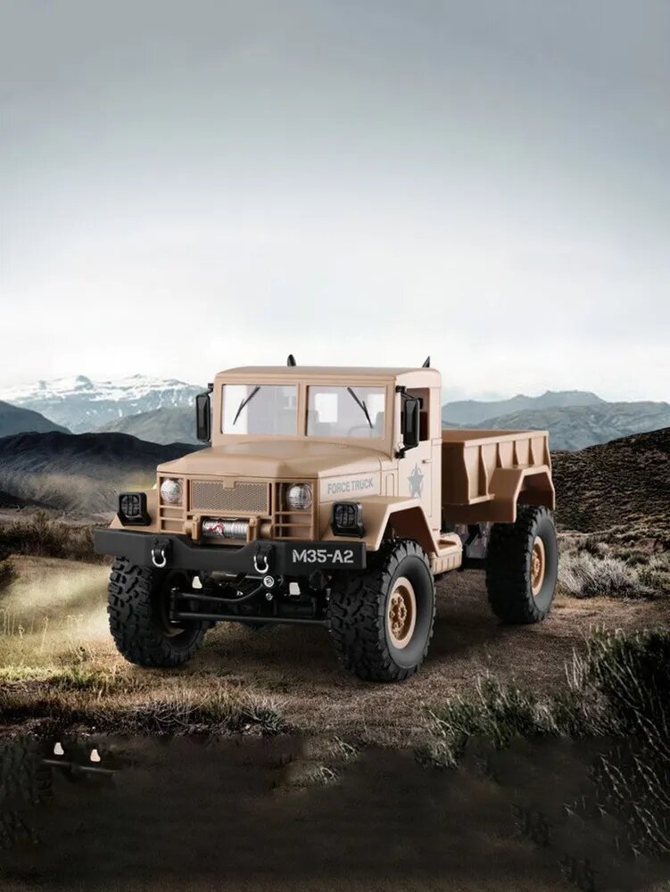 Машинка на пульте управления с камерой FORCE TRUCK M35-A2, радиоуправляемая, металл/пластик, 1:16, медный