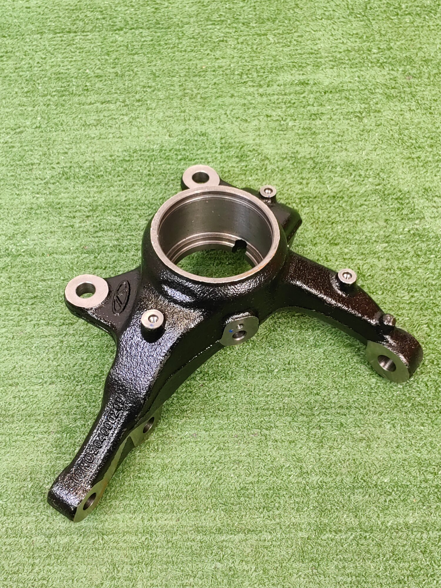 CHERY Кулак поворотный передний правый Exeed TXL 204001449AA