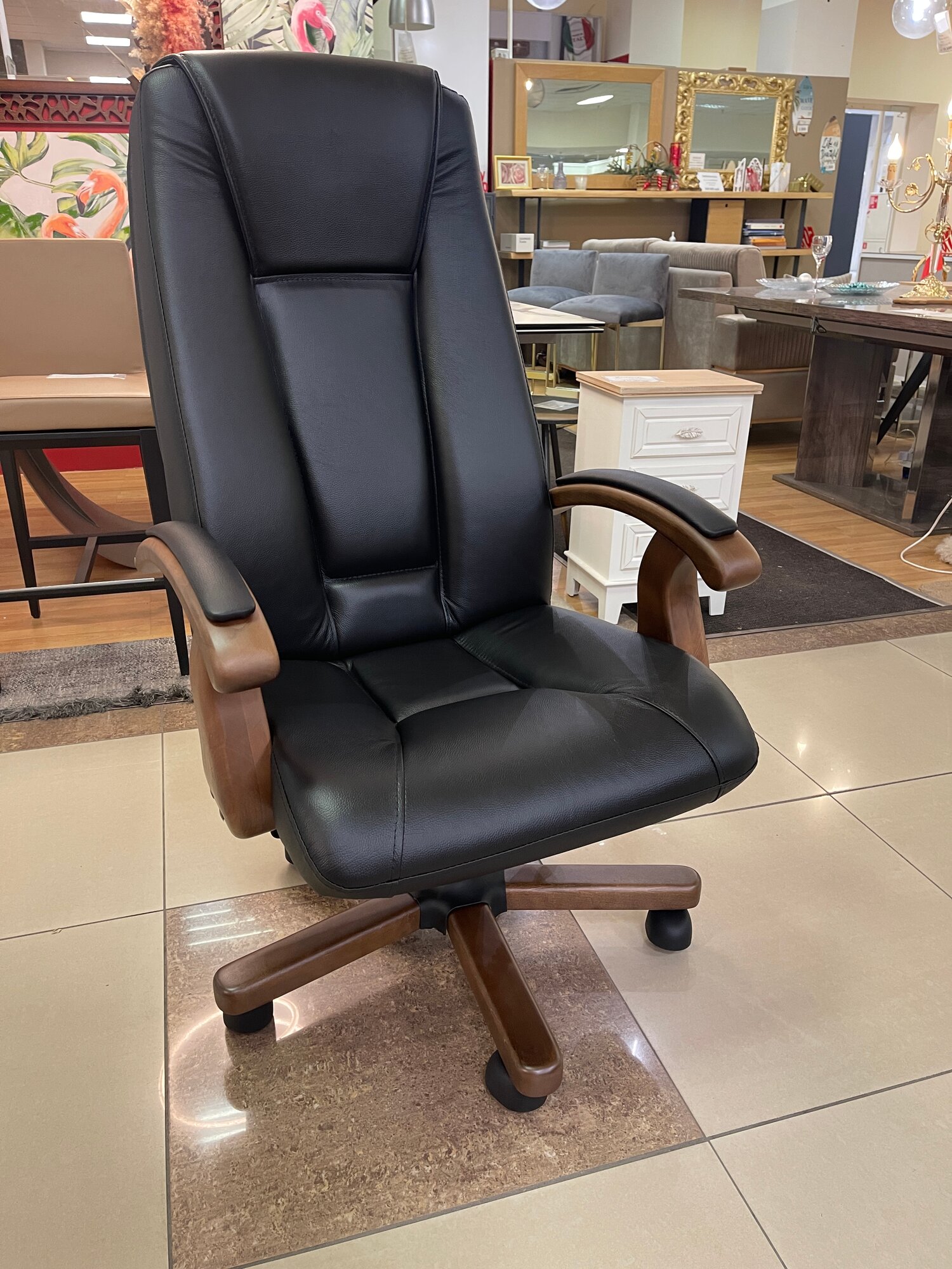 Кресло руководителя Лорд натуральная кожа черная/дерево/МПД/ДБ с накладками