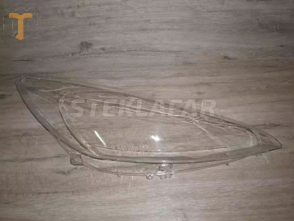 Стекло фары