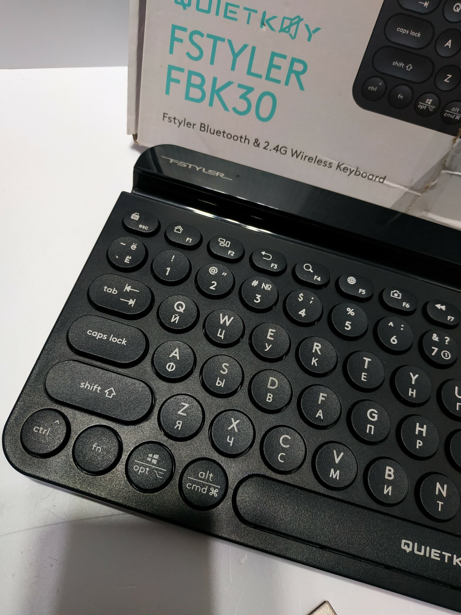 Беспроводная клавиатура A4Tech Fstyler FBK30 — фото 1